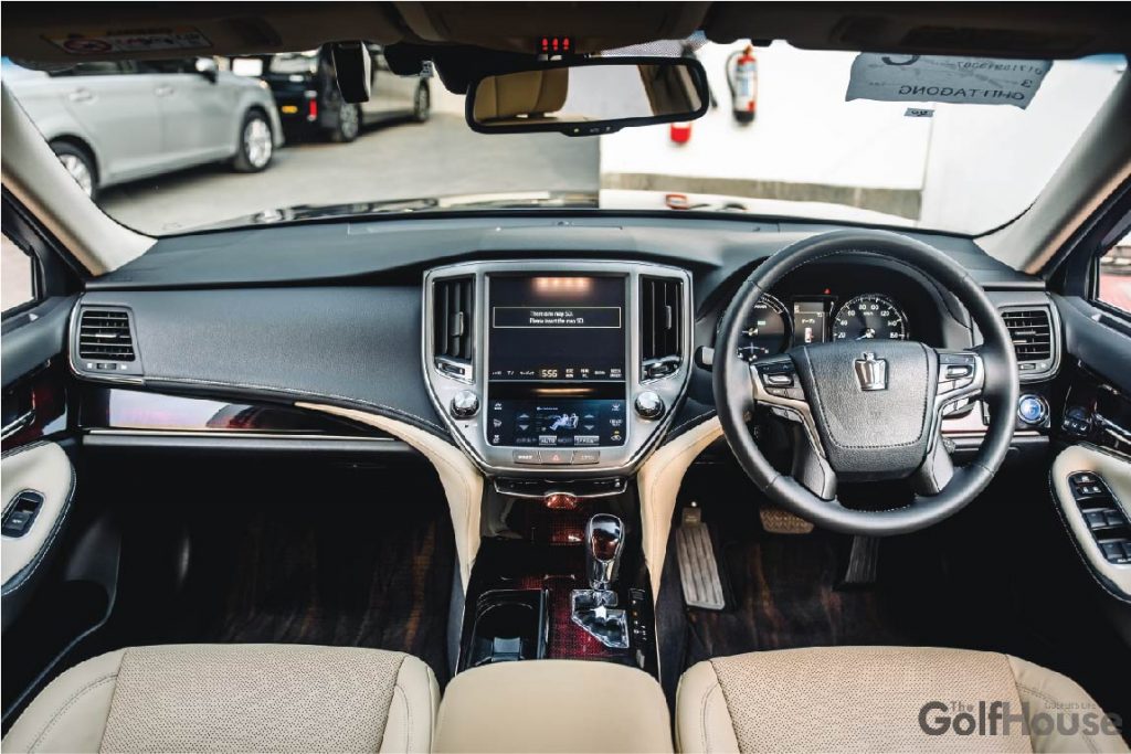 Japanese Luxury Staple Toyota Crown Royal Saloon G - TheGolfHouse